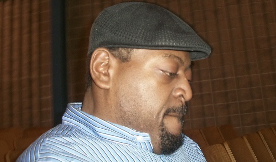 Darryl Schofield Beat Da Shit Down Dey Muthafuckin’ Legs « The Black Cager